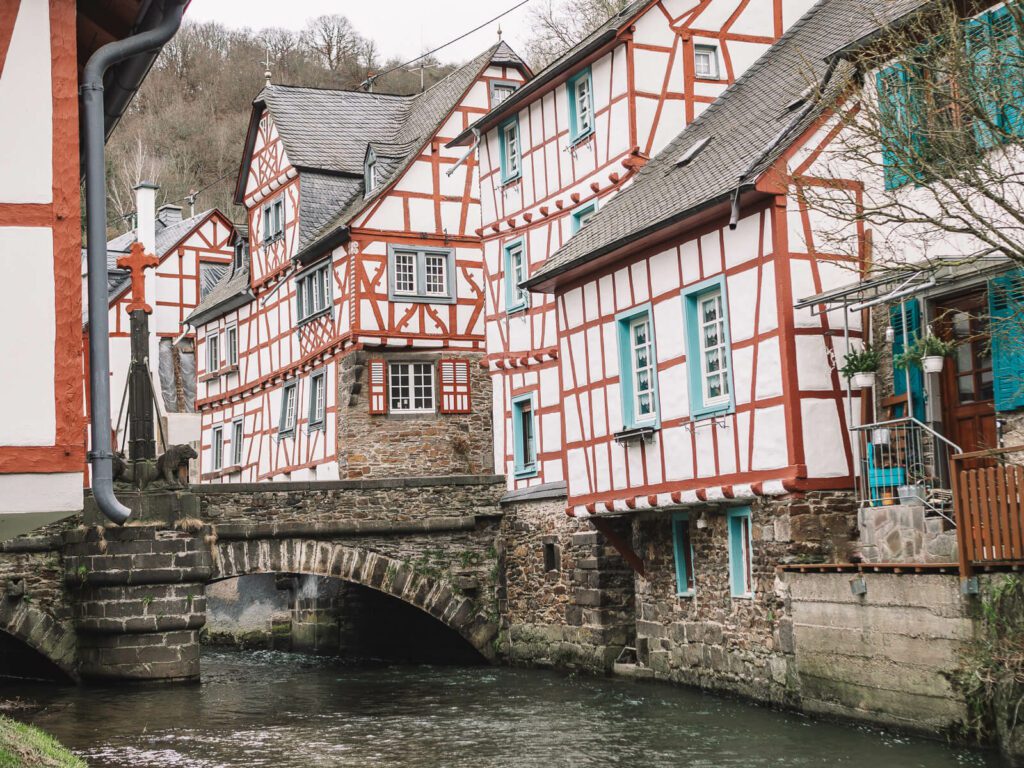 Monreal: das schönste Dorf der Eifel? | the travelogue